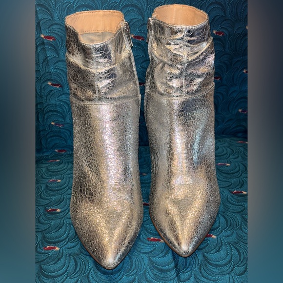 XOXO | Shoes | Xoxo Metallic Silver Crackle Ankle Boots Guc | Poshmark